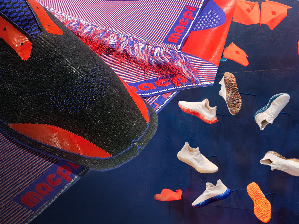 Circular electronic knitting machines seamlesswear, Santoni.